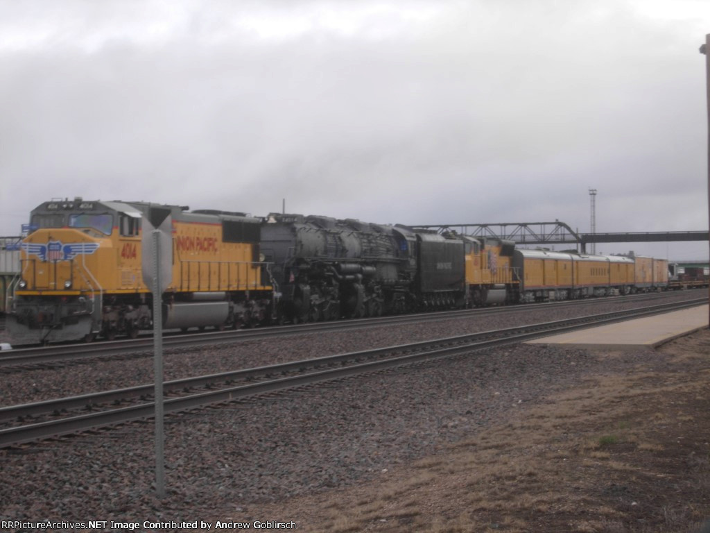 UP 4014s, 4884 & UPP Cars